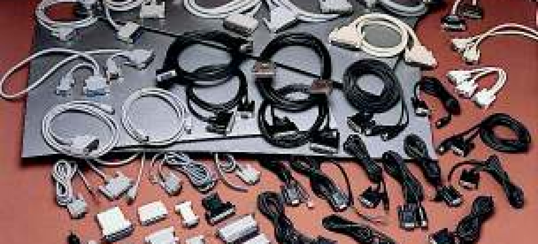 Cables et adaptateurs informatique - Louis Schneider